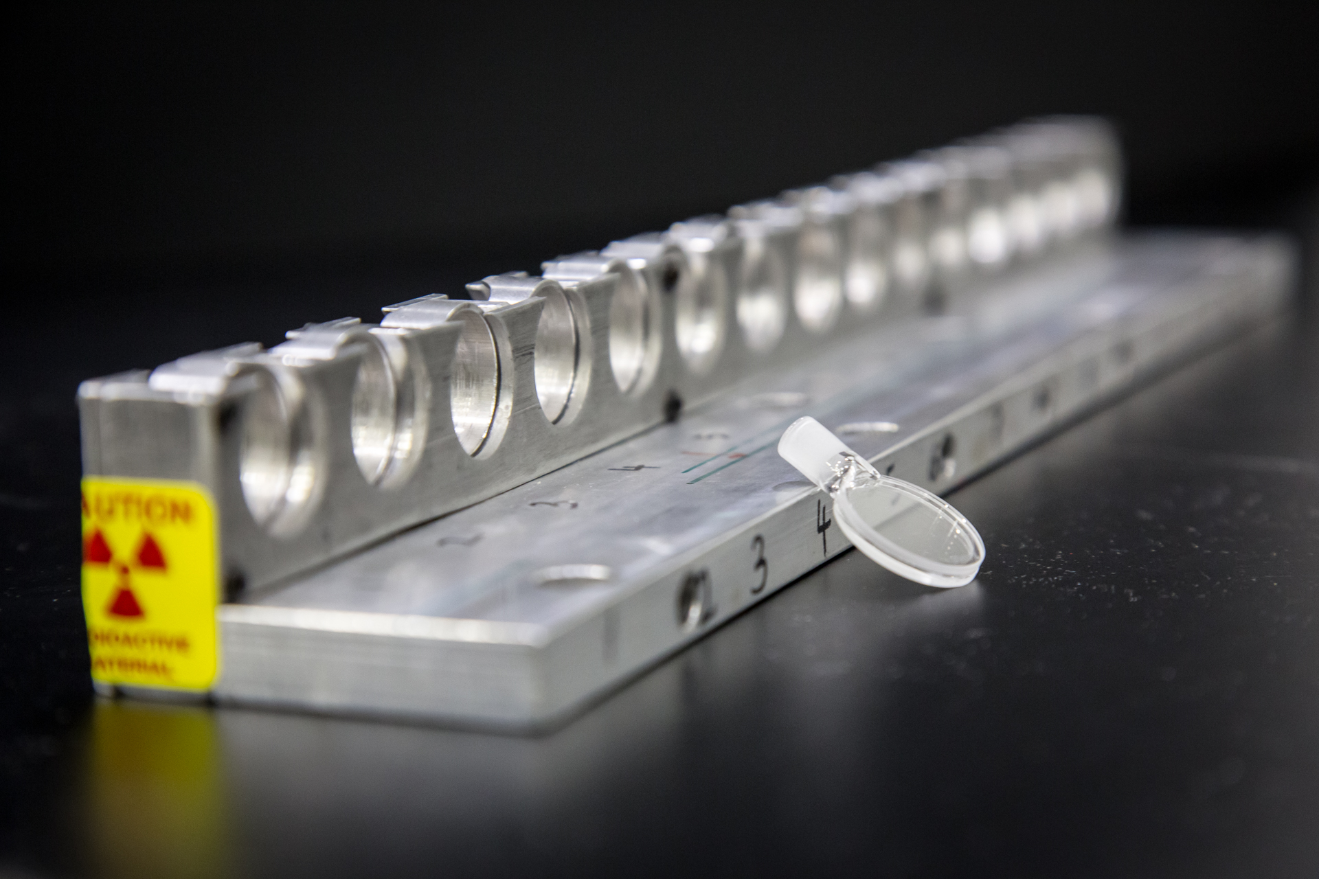 Images of the BIO-SANS Instrument and Sample Environment | Neutron ...